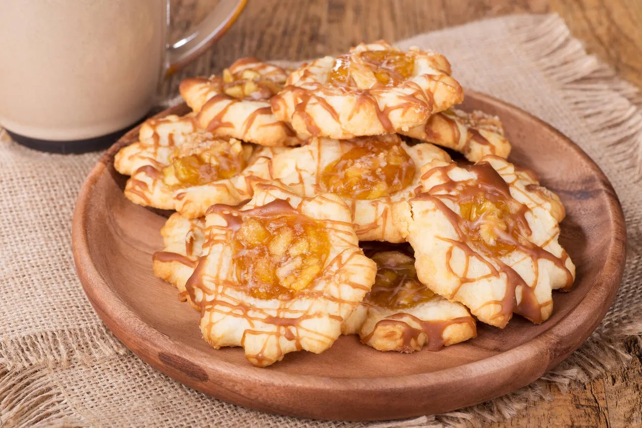 Caramel Apple Cookies – Easy Fall Dessert Recipe - Lily Recipes